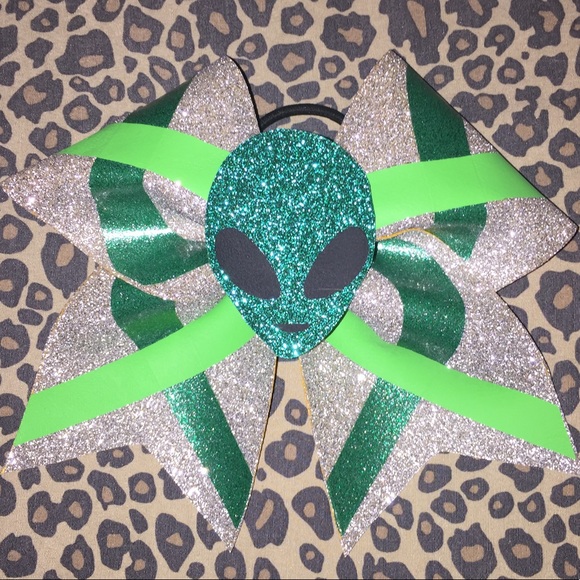 Billy’s Bows | Accessories | Cheer Bow Alien | Poshmark